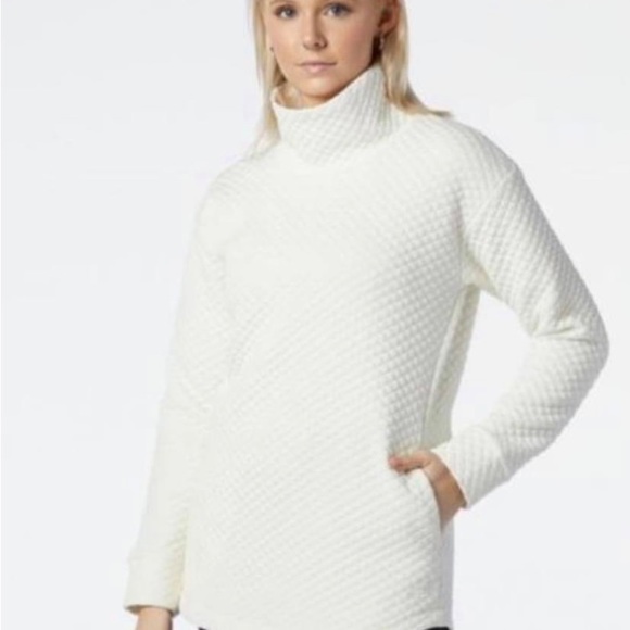 New Balance | Sweaters | New Balance White Pull Over Wt328 Sea Salt Heather Womens Xl | Poshmark